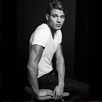 工頭變男模！22歲爆紅小鮮肉Matthew Noszka | 男模、帥哥、時尚、壯、養眼 | 目錄 |美人計 | 妞新聞 niusnews